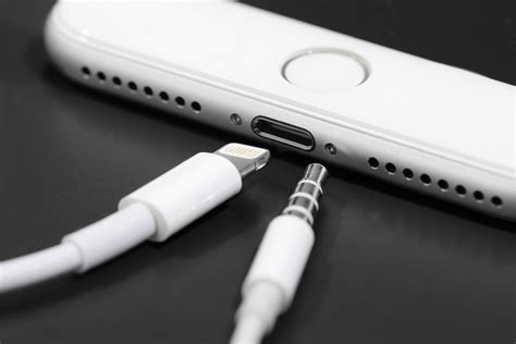Cara Mudah Bedakan Charger IPhone Asli Dan Palsu Awas Kecolongan BukaReview