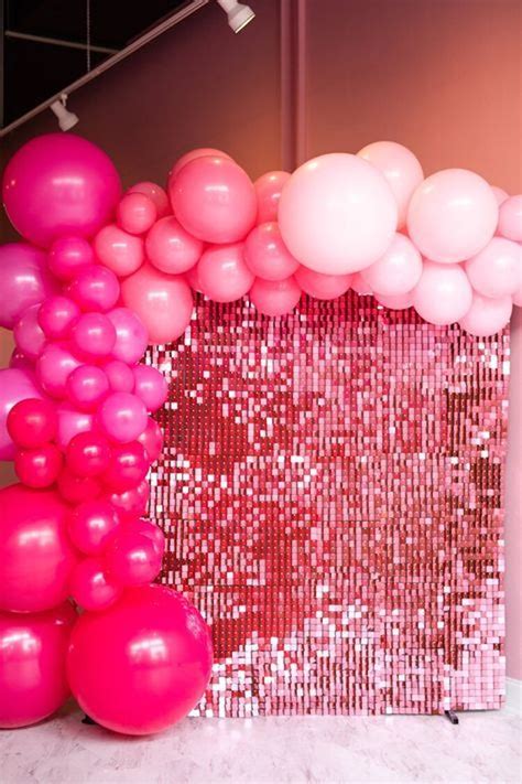 Festa tema anos 2000 o que servir roupas e decoração