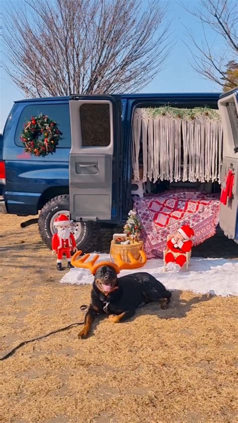 고운 I 애개육아 캠핑 여행 집꾸미기 🐶 작년 산타 쪼꼬미 벌써 이 만큼 커버렸다ㅠㅜ 아쉬워라 천천히 커주라ㅠㅠ🧑‍🎄 Instagram