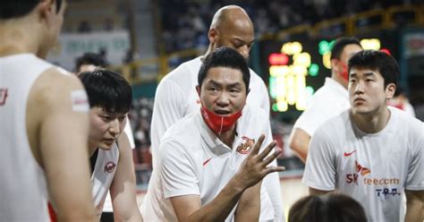 ‘꼴찌 만나 방심했나 Sk Lg전 시즌 최악의 경기력 나왔다 조선일보