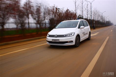 图网易试上汽大众全新途安L 网易汽车