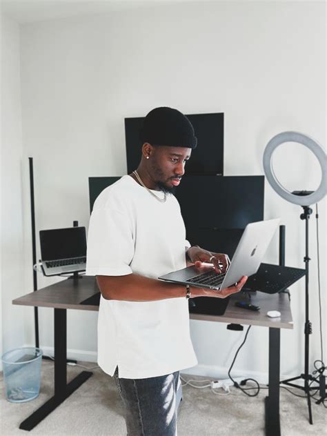 developer i m a web developer with a passion for helping others