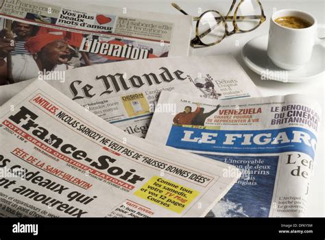 French Newspapers Figaro Monde Hi Res Stock Photography And Images Alamy