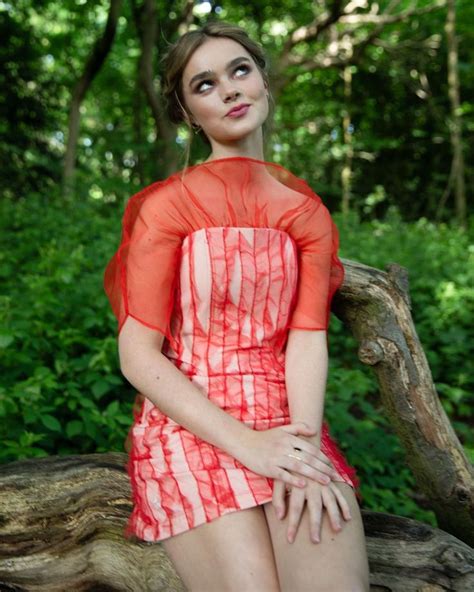 Pin By Danyrogu On Isabella Sermon Hollywood Actress Photos Actress
