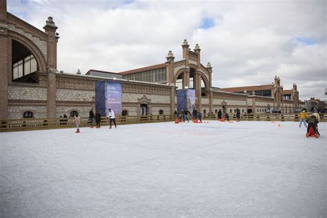 Pistas De Hielo En Madrid Durante Navidad
