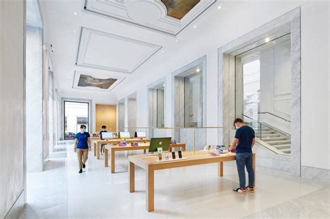 ten foster partners designed apple stores