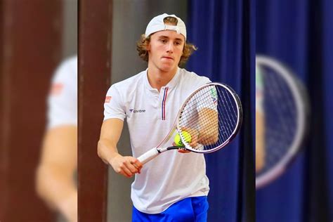 Émilien Demanet Dans La Cour Des Grands à Lopen Daustralie Lavenir