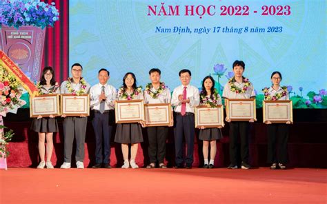 Nam Định Dành 17 Tỉ đồng Khen Thưởng Thành Tích Học Sinh Giỏi Năm Học