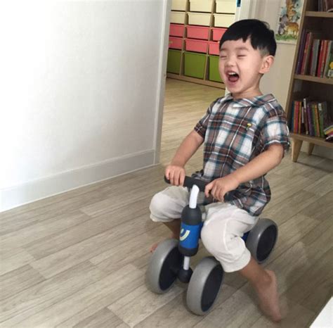 놀잇감해피플레이 키즈몰 20일만에 완판신화 줄라이카 미니바이크 붕붕카 모든 칼라가