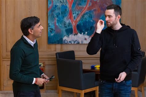 Humphries Labelled As An Inspiration By Prime Minster Rishi Sunak Pdc