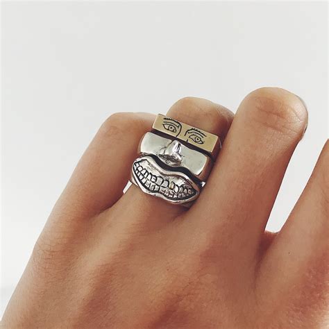 9ct Eco Gold Thin Crying Eyes Ring Rat Betty