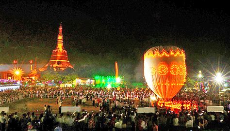 တန်ဆောင်မုန်းလပြည့်နေ့ သာမညဖလအခါတော်နေ့ တွင် အမြို့မြို့အနယ်နယ်၌ စည