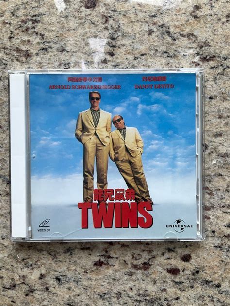 阿諾舒華辛力加 龍兄鼠弟 Vcd （95％新） 興趣及遊戲 音樂、樂器 And 配件 音樂與媒體 Cd 及 Dvd Carousell