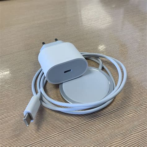 Apple Charger USB Type-C 20W Power Adapter