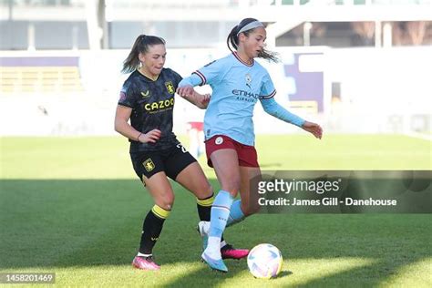 Deyna Castellanos Of Manchester City Battles For Possession With