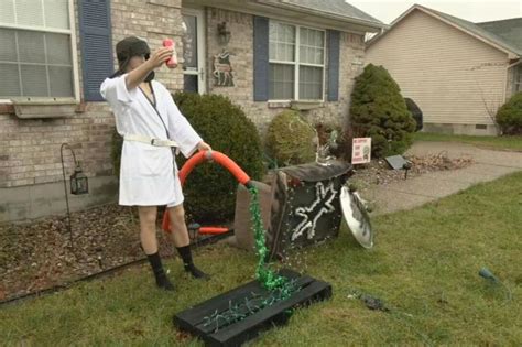 Kentucky Police Called For Cousin Eddie Christmas Display