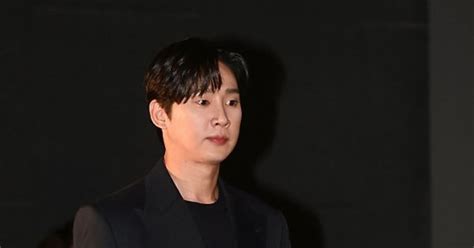 박성훈 ‘잠금해제 당한 남자 포토