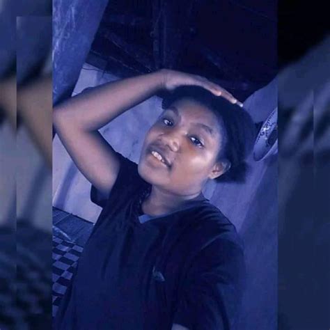 Mae Papua Panta Bola