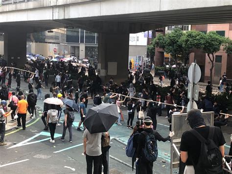 Hong Kong Protests Police Surround Protesters At University Cnn