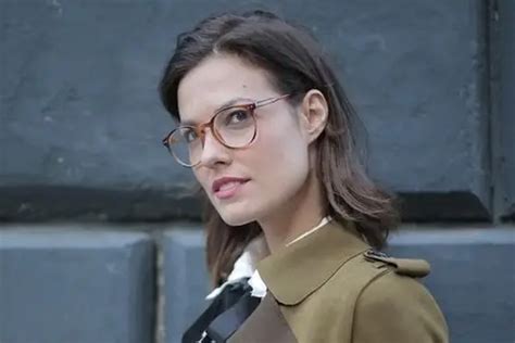 How To Know If Your Glasses Fit Properly Eyeglass Frames And Adjustments