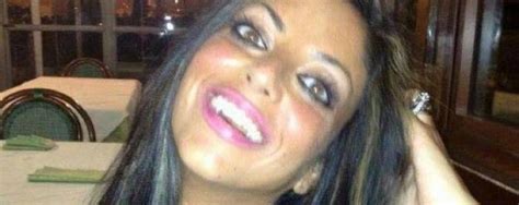 E C Chi Continua A Uccidere Tiziana Cantone Ancora E Ancora