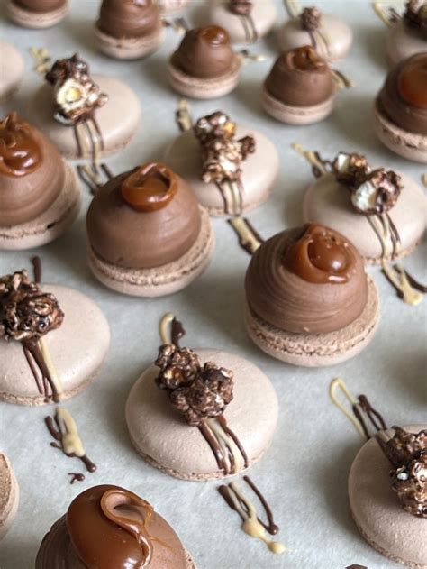 Macarons в 2024 г Порционные десерты Рецепты еды Капкейки