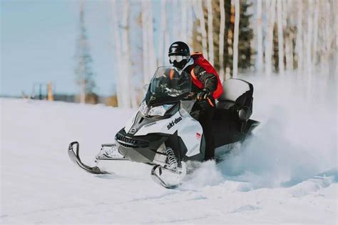 Battle Of Old Forge Snowmobile Races Back In Upstate New York Newsbreak