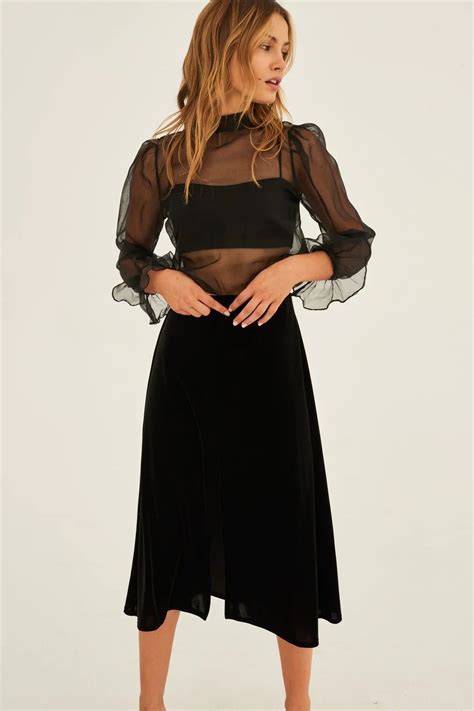 Pin By Julita On Moda Black Bodysuit Skirts Velvet Midi Skirt