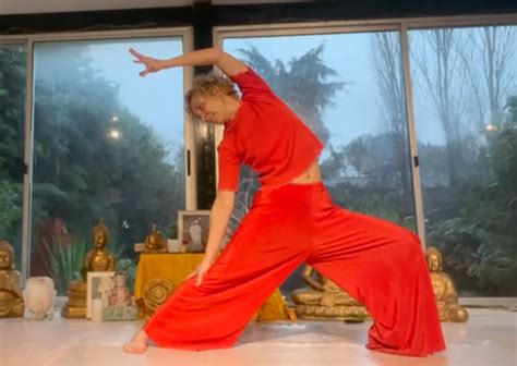 Escuela Internacional De Yoga