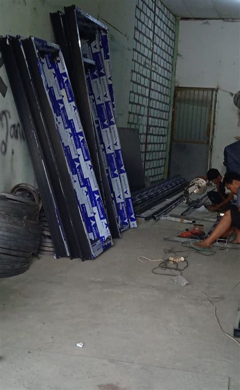 Jendela Jungkat Jungkit Tabah Alumunium