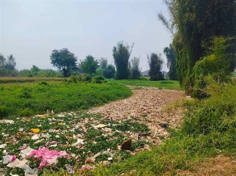 缅北腊戌12街区内，一些地方垃圾成堆，臭气熏天腾讯新闻