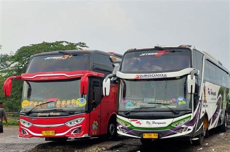 Pantesan Banyak Boneka Dipajang Di Kaca Bus AKAP Alasan Dibongkar Pak Sopir GridOto Com