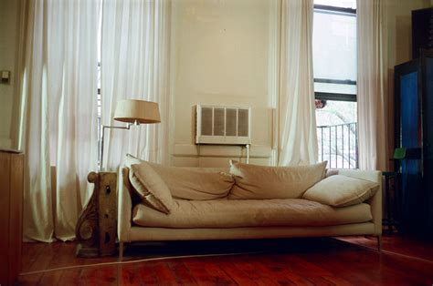 Voyeurs Noisy Rock Embodies The Filth Of Nyc