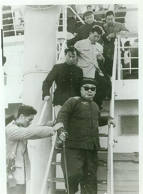 1966年印尼撤侨：海军舰队前往示威，战士乔装客轮船员救回同胞 新加坡新闻