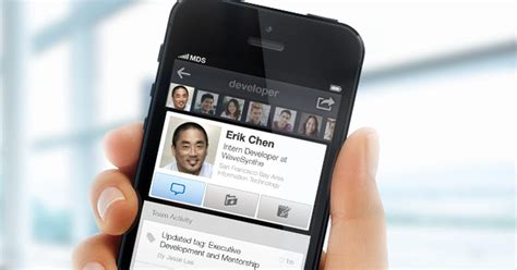 Linkedin Latches Onto Mobile To Alter Its Identity Cnet