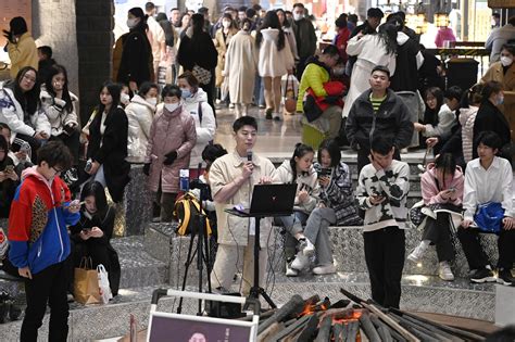 好吃、好玩、好逛，感受热闹的长春夜晚“烟火气”澎湃号·政务澎湃新闻 The Paper