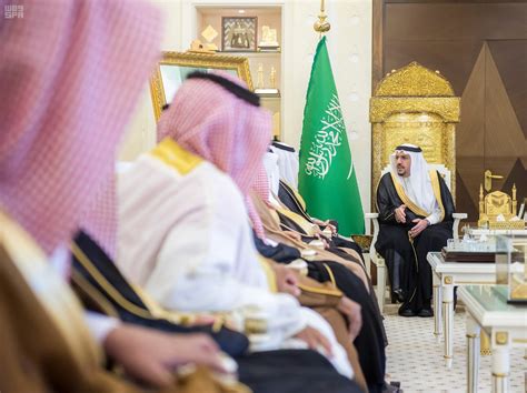 عام أمير القصيم يستقبل محافظ عنيزة بمناسبة ضم ميدان الهجن بالمحافظة