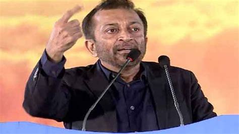 No Trust In Ppp Moves Mqm P To Look Up To Powerful Says Farooq