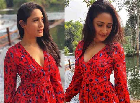 Hot Looks Of Pragya Jaiswal In Red Dress Filmy19
