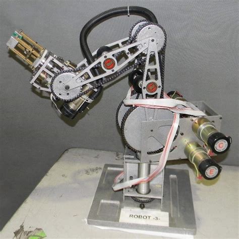 Rhino Xr 1 Robot Arm By Sandhu Machine Design Inc The Old Robots Web Site