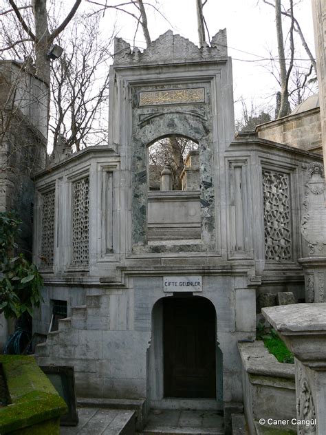 쌍둥이 신부의 무덤 • 위치 사진 및 정보 • 문화 목록