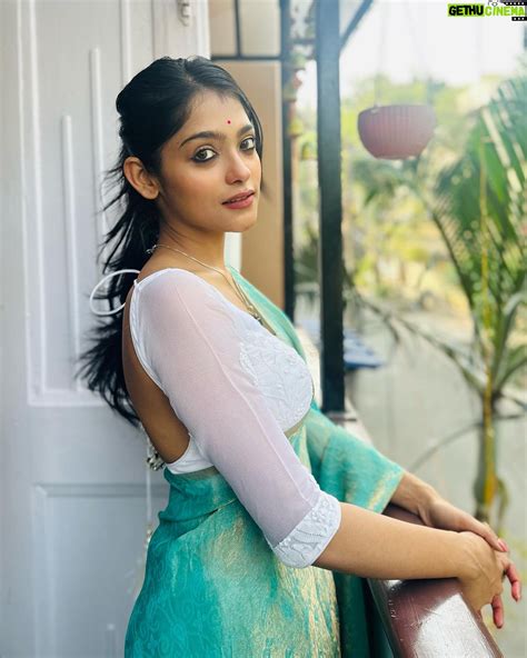 Actress Anusha Viswanathan Hd Instagram Photos And Wallpapers January