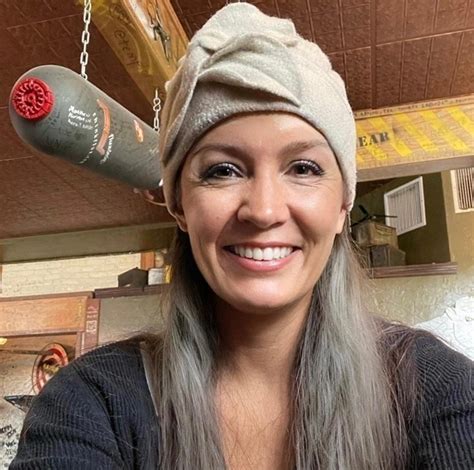 Female Fakes And Scammers To Beware Of