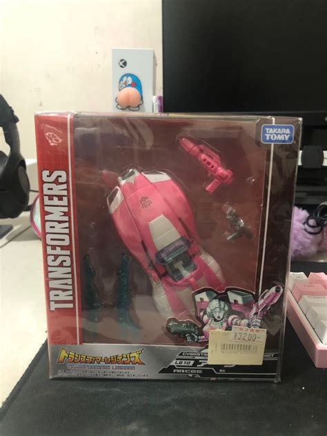 Takara Tomy Transformers LG10 Arcee On Carousell