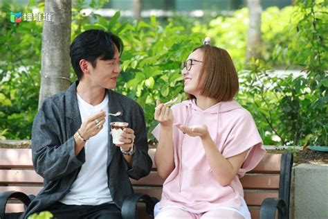 甜蜜满满邂逅童真！tvb爱情轻喜剧《童时爱上你》6月27日埋堆堆app全网独播 笑奇网