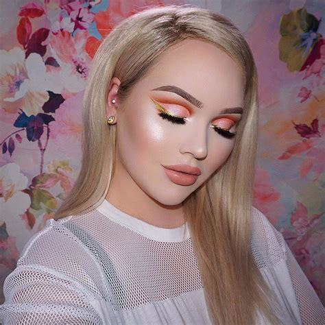 Cut crease la técnica de maquillaje de sombras más viral de internet