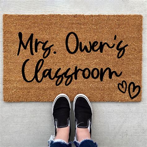 Teachergive Personalized Teacher Name Love Heart Welcome Mat