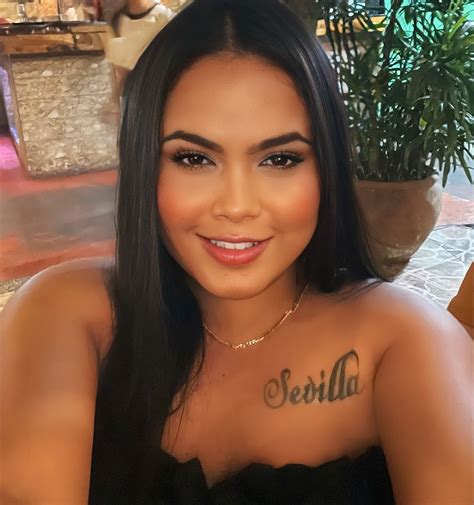 Wild Sucker Xxx Filipino Transsexual Escort In Manila