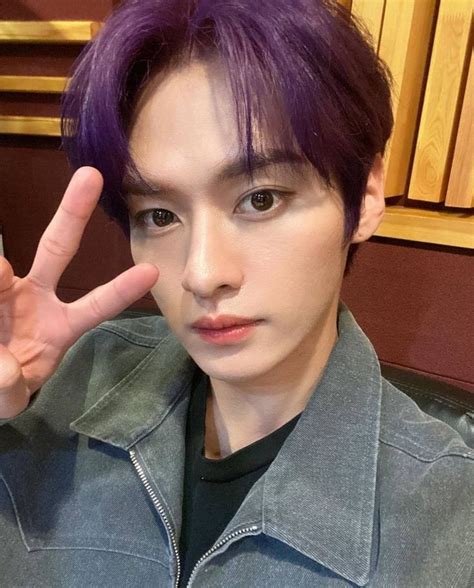 тяжело... on Twitter: "#minsung au, где минхо куратор в онлайн школе, в ...