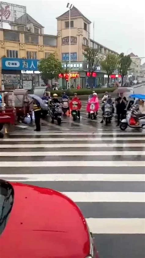 安徽女特警怀孕八个月，回家腾讯视频